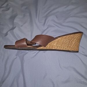 cloudwalkers | Shoes | A Pair Of Cloudwalkers Were Sandals In A Ladies ...